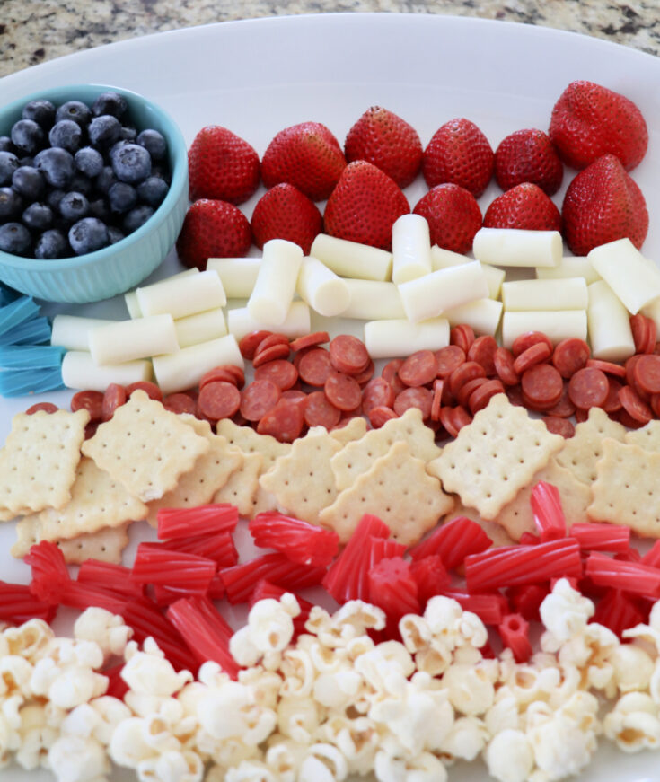 Flag Red White and Blue Kids Snack Board » The Denver Housewife
