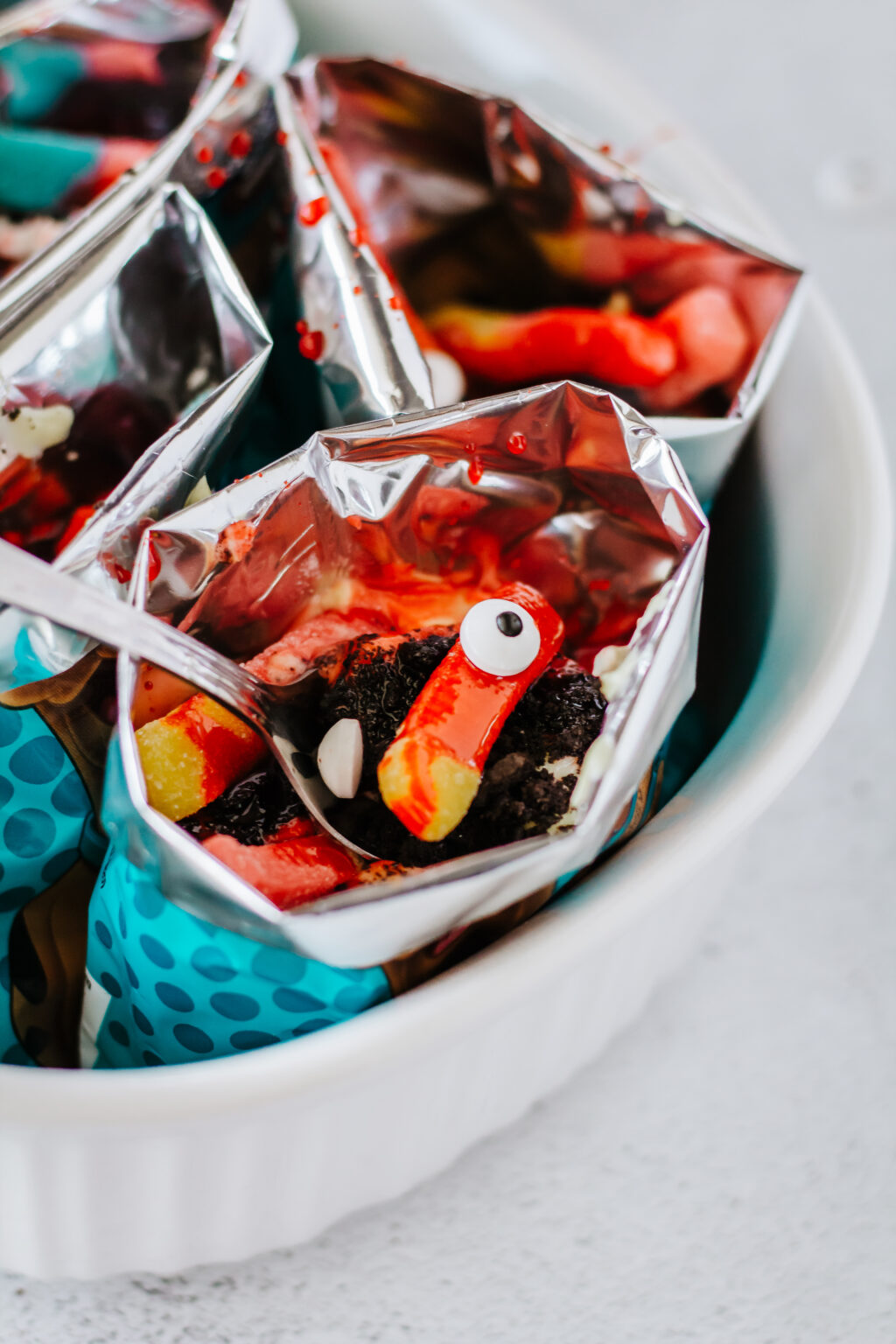 Halloween Graveyard Dirt Cup Snack Bags » The Denver Housewife