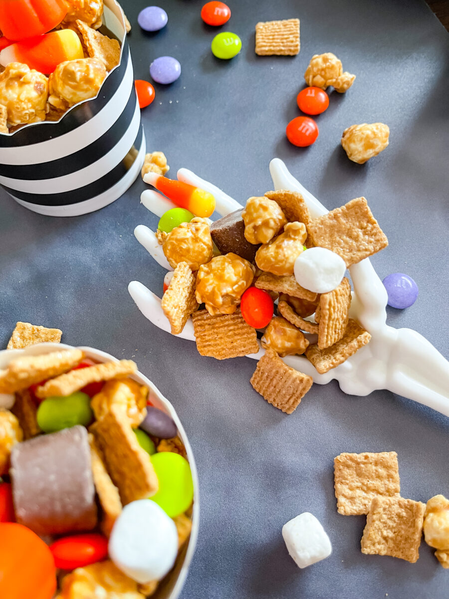 Halloween S'more Snack Mix » The Denver Housewife