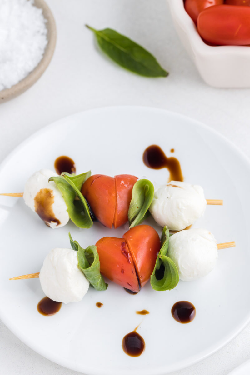 Heart Caprese Bites » The Denver Housewife